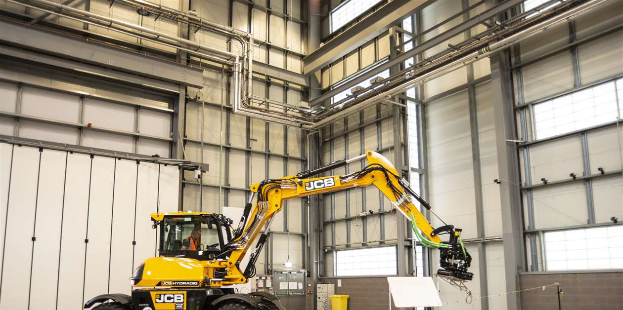 JCB aids robotic building project - Construction Briefing