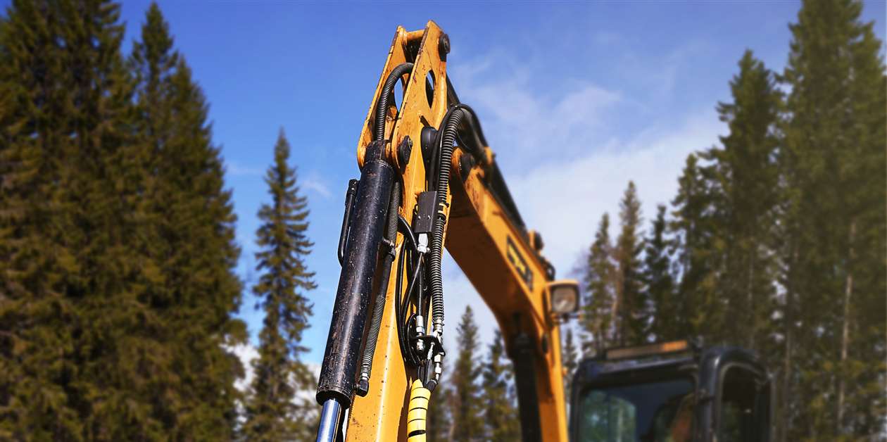 Engcon launches new quick hitch and tiltrotator models - Construction ...