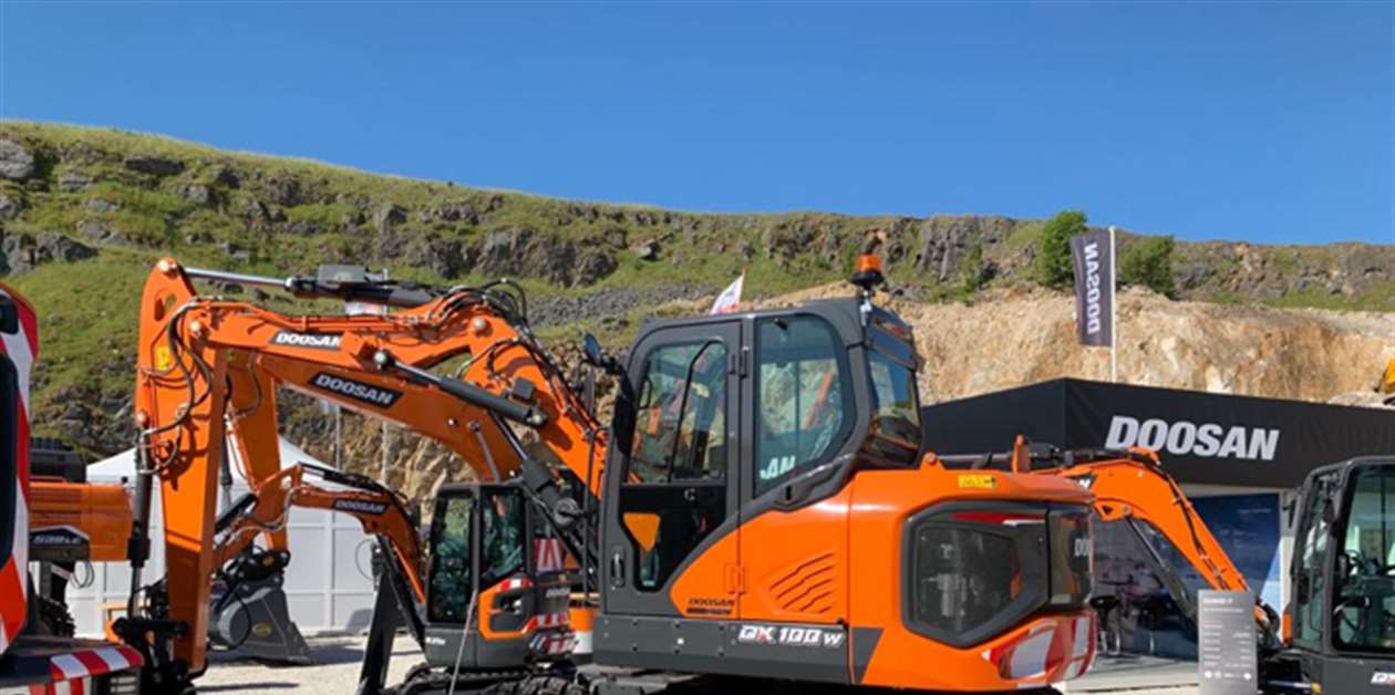 Doosan makes multiple equipment debuts - Construction Briefing