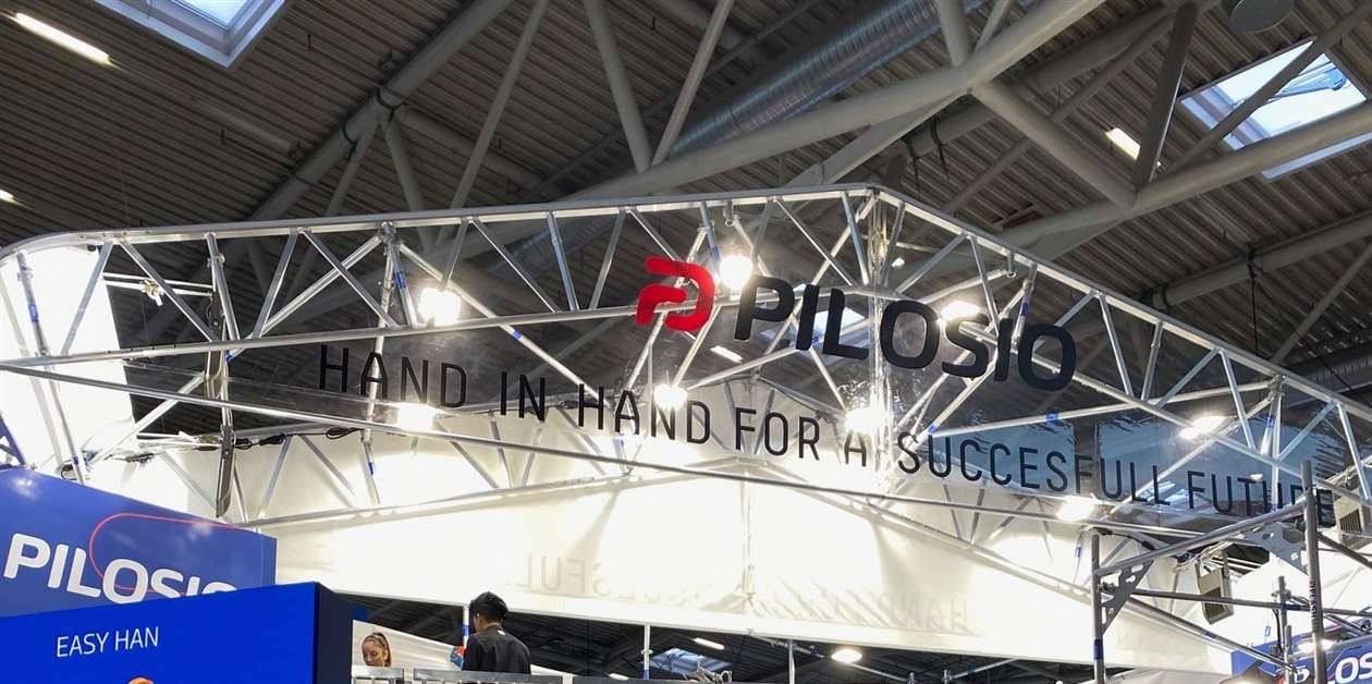 Pilosio demos new suspended scaffolding system - Construction Briefing