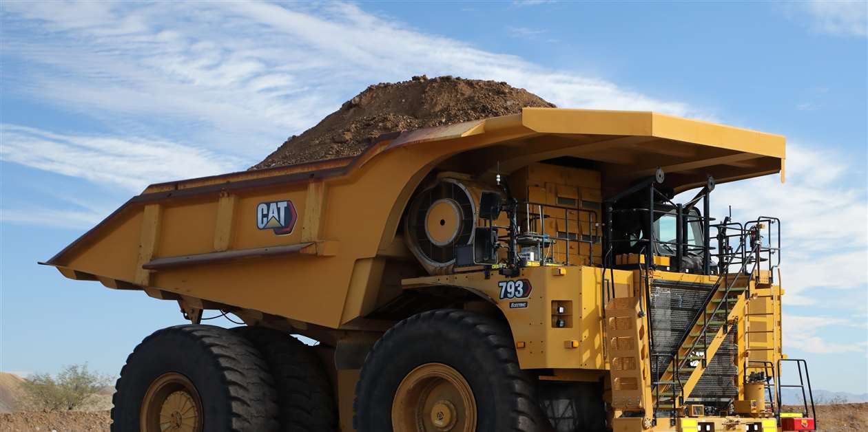 Caterpillar operates its first battery-electric haul truck ...