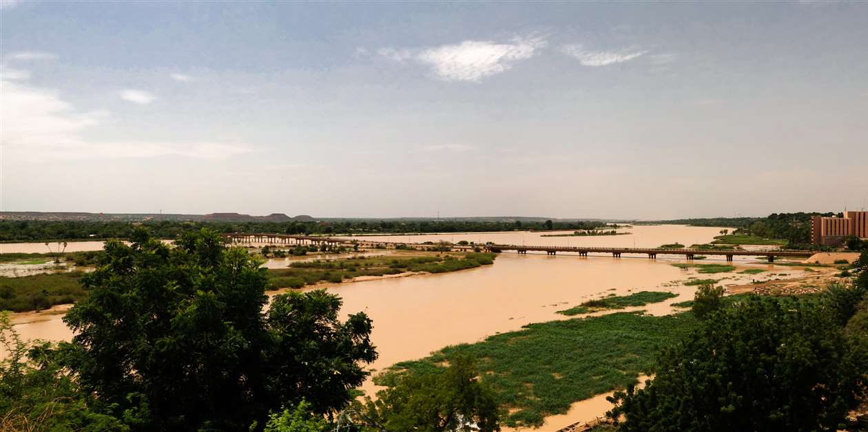 China Gezhouba suspends construction of Niger dam following military ...