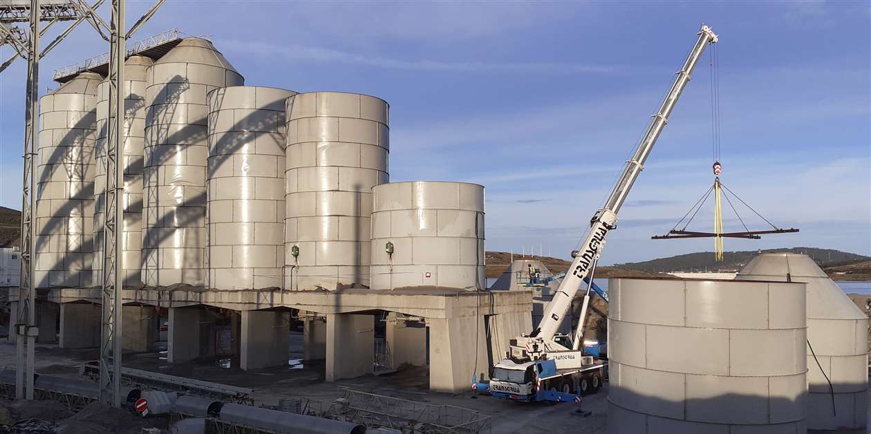 How DST and Tagregados demolished the Gouvães Quarry - Construction ...