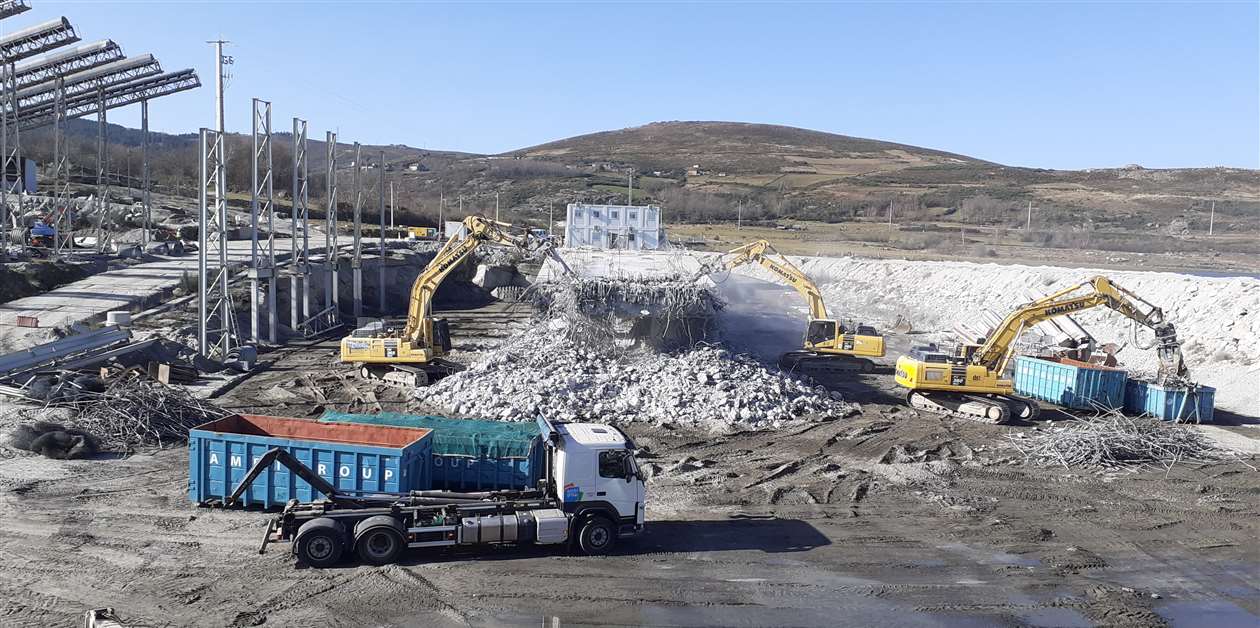 How DST and Tagregados demolished the Gouvães Quarry - Construction ...