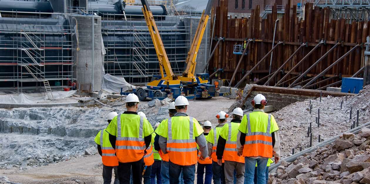 US construction needs nearly half a million new workers - Construction ...