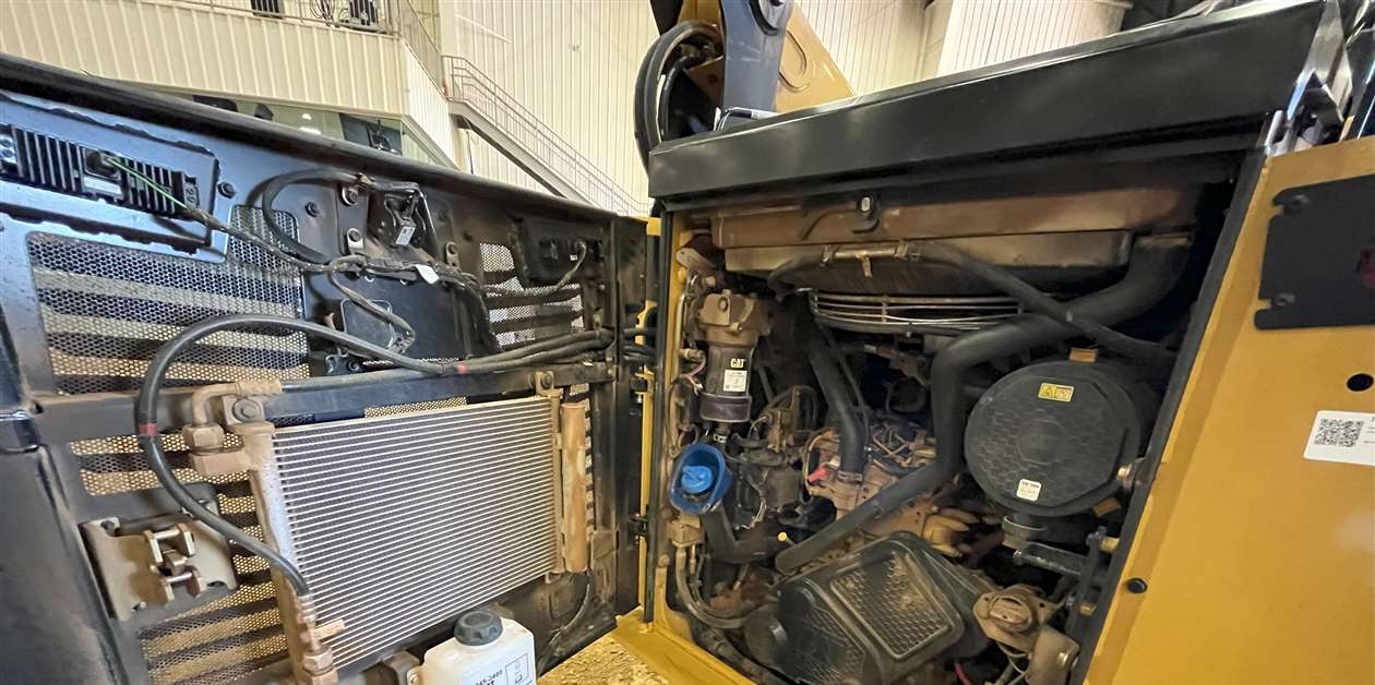 Caterpillar applies clean sheet to new loaders – Part 1 - Construction ...