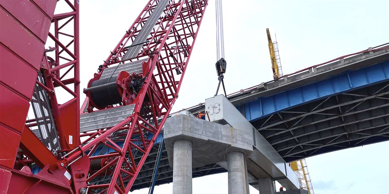 W.O. Grubb expands fleet with refurbished Manitowoc crawler ...