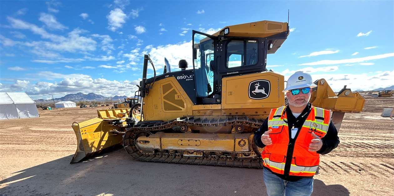 John Deere’s 850 X-Tier dozer rethinks drivetrain with electric drive ...