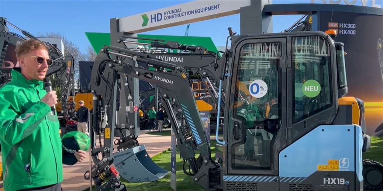 Video: Hyundai CE präsentiert mit dem Minibagger HX19e die Kraftstoffe ...
