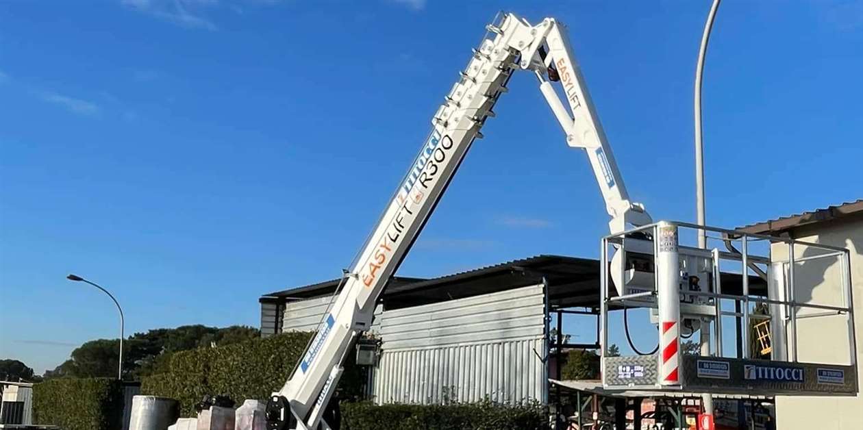 First Easy Lift R300 goes to Titocci - Construction Briefing