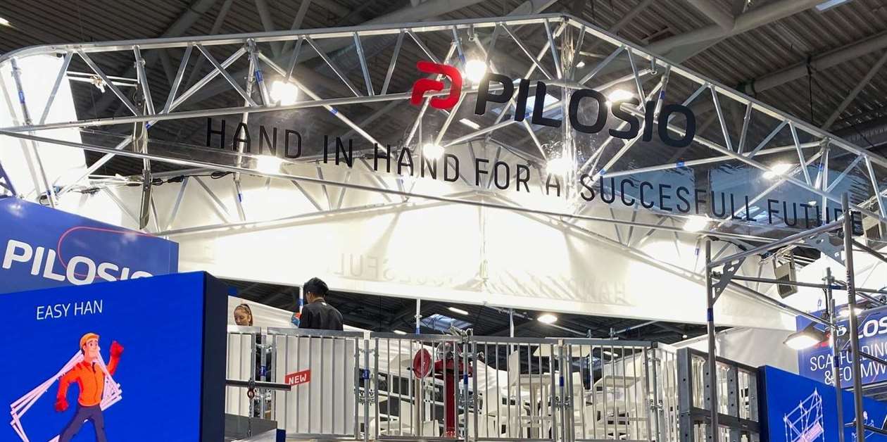 Pilosio demos new suspended scaffolding system - Construction Briefing