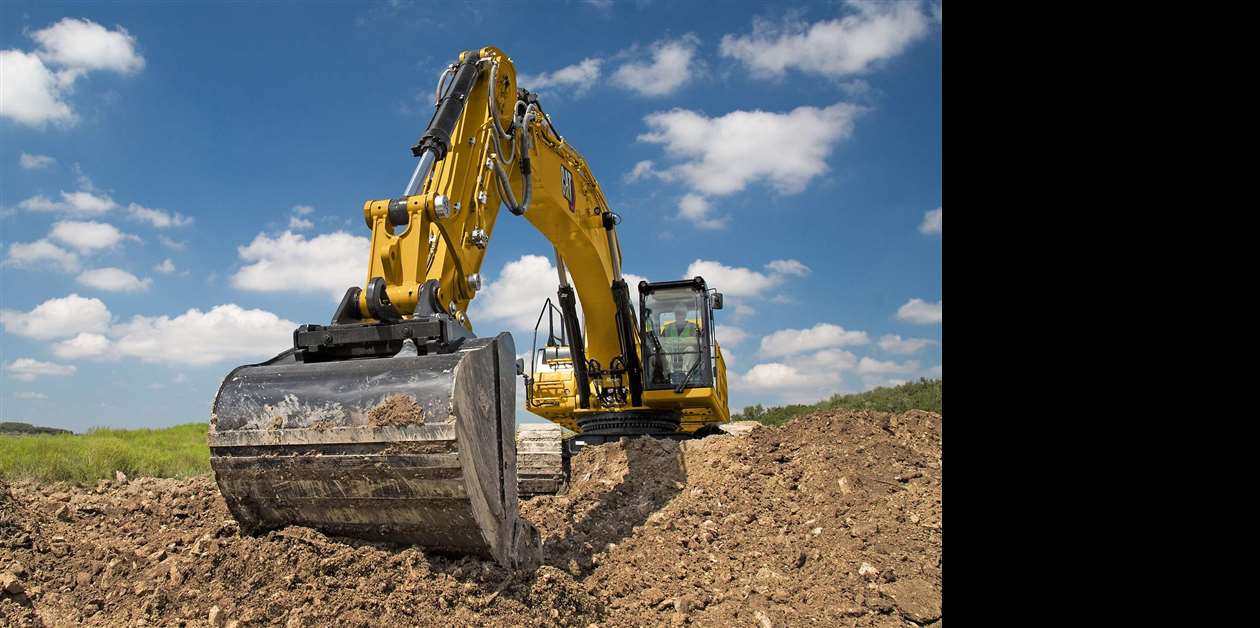 New Caterpillar large excavators prove heavy on power - Construction ...