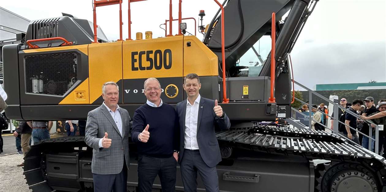 Volvo hails next-gen excavator as it unveils 50 tonne prototype ...