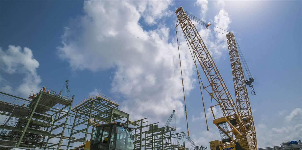 Building one of the world’s largest oil refinery projects ...