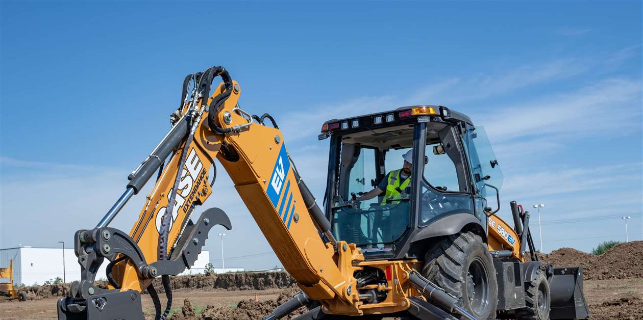 Case commercially releases ‘first’ electric backhoe loader, more EVs to ...