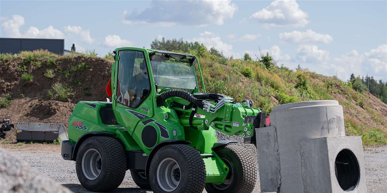 Avant Tecno introduces two new compact loaders - Construction Briefing