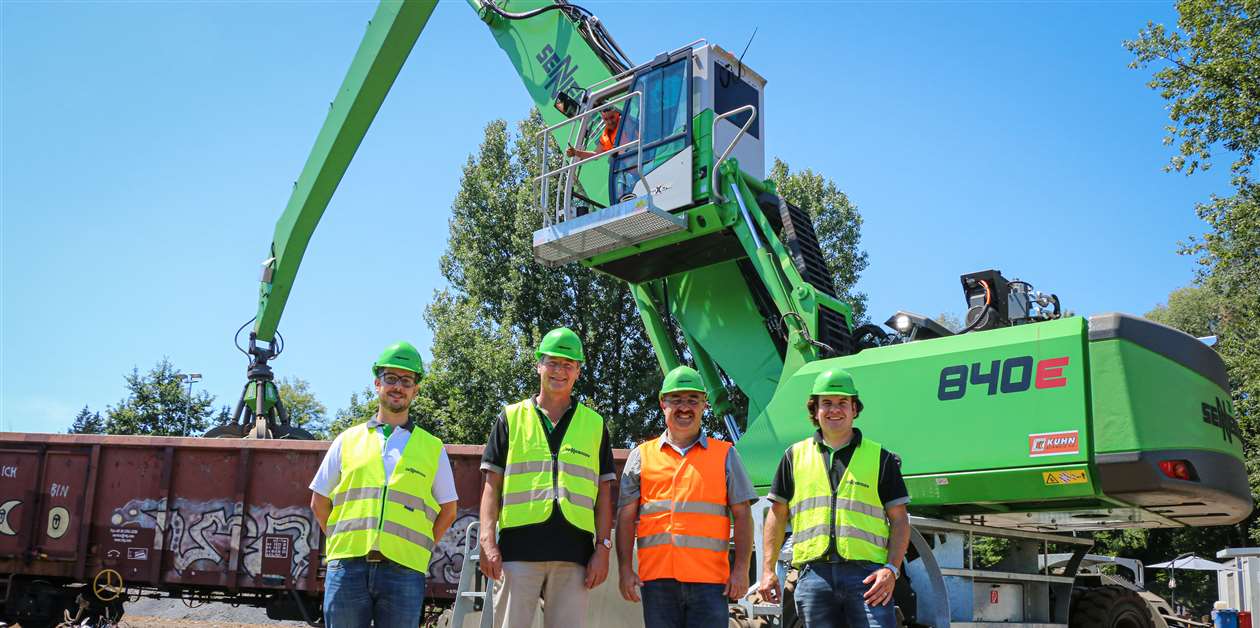 Sennebogen 840 E handles scrap at Swiss steelworks - Construction Briefing