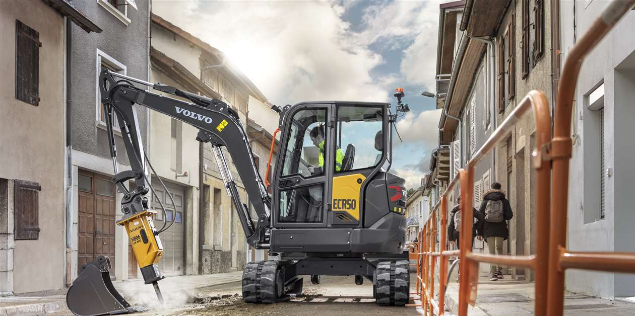 Volvo launches new compact excavator - Construction Briefing