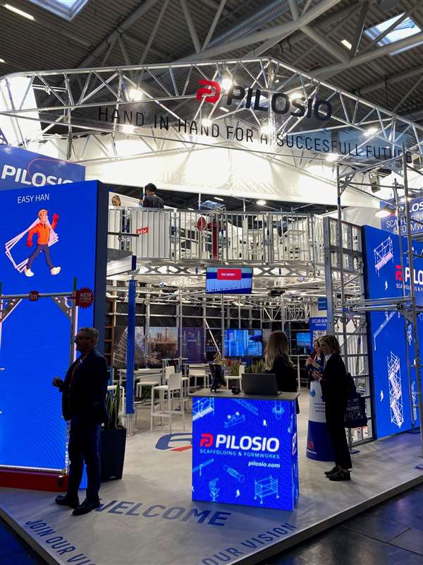 Pilosio demos new suspended scaffolding system - Construction Briefing