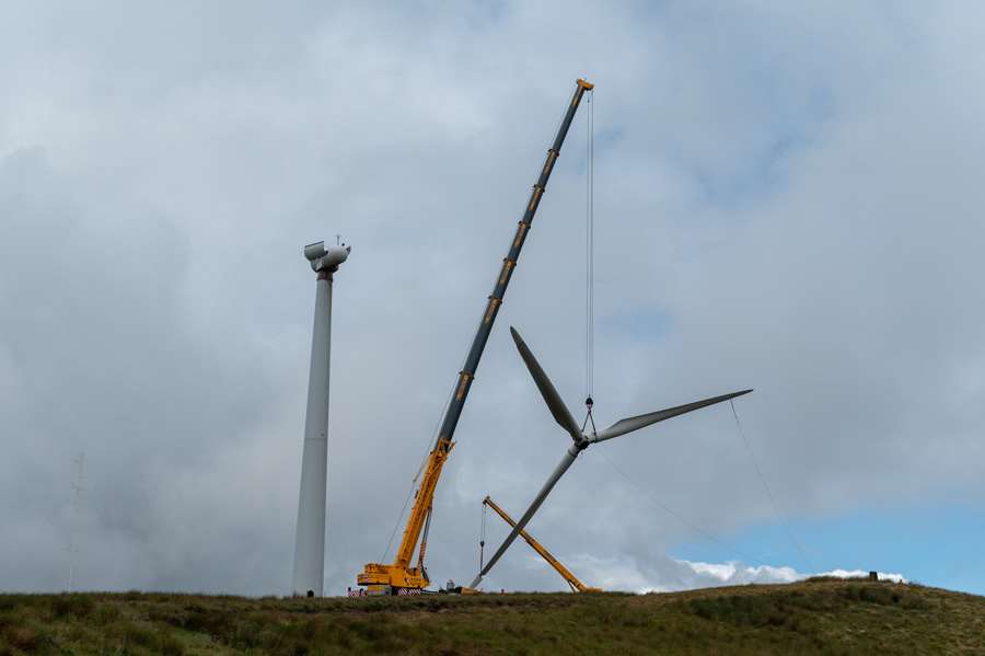Decommissioning works begin at Scotland’s oldest wind farm ...