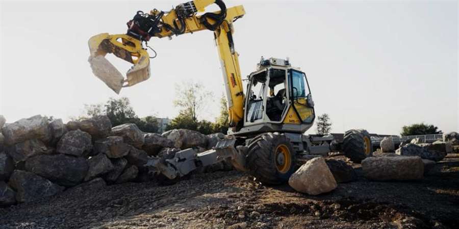 AI-powered robotic excavators take direction on site - Construction ...